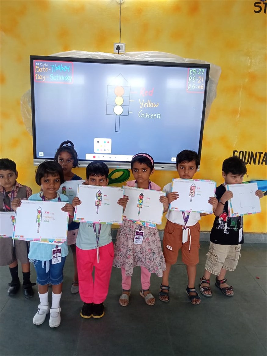 Traffic light Activity Class -LkG (lily)